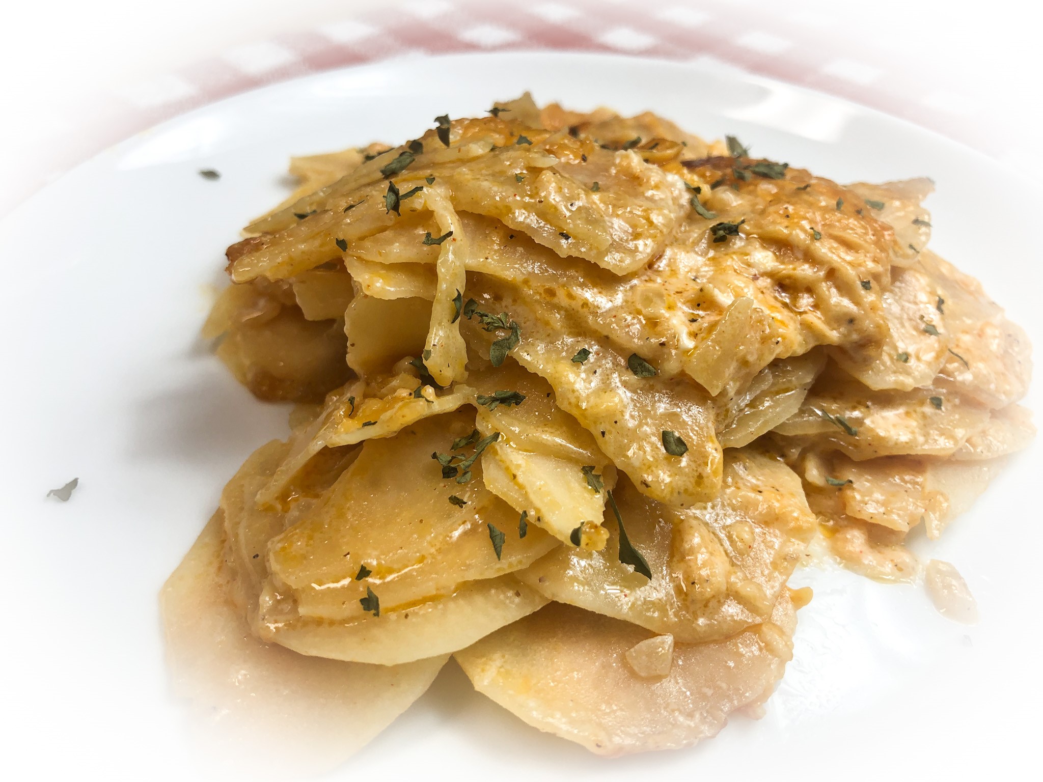 Crockpot Cheesy Scalloped Potatoes – Catherine's Plates