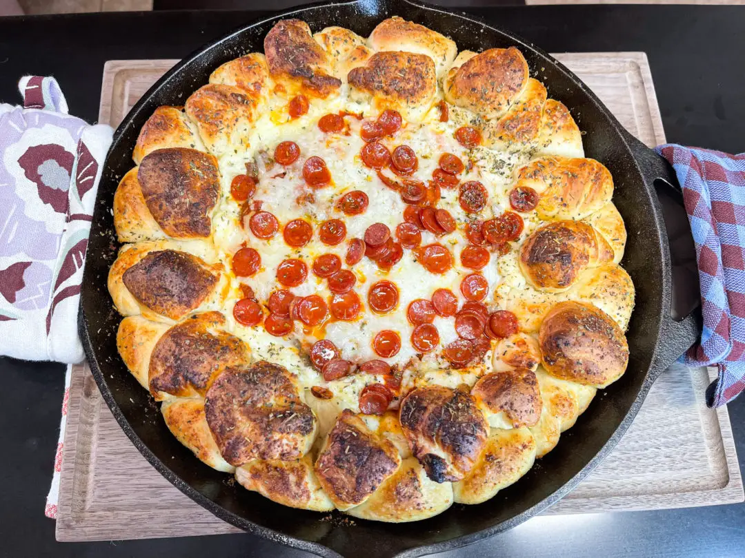 Cheesy Pizza Skillet Dip – Catherine's Plates